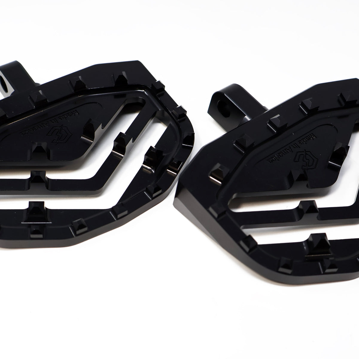 Arrow Mini Floorboards Dyna/FXR/Sporty/BaggerPassenger – Crossthread Cycle